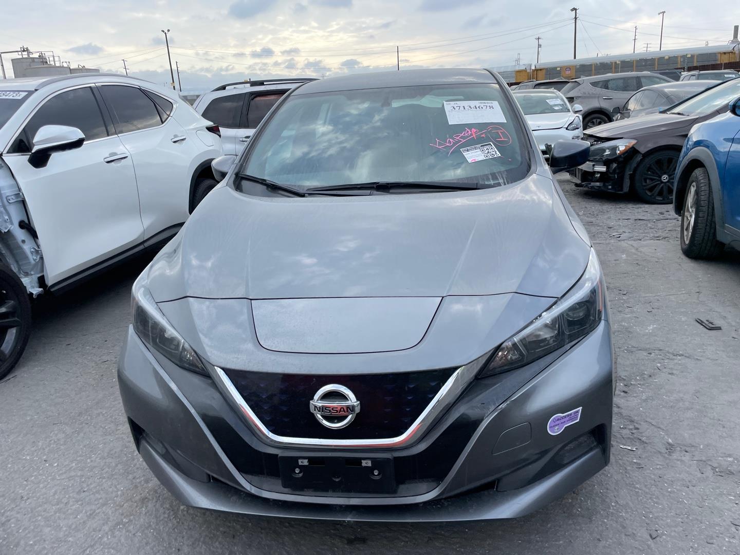 Разборка Nissan LEAF (ZE1) хэтчбек, купить б/у запчасти